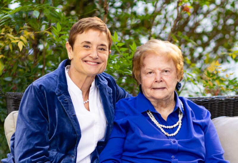 What is Sundowning? Understanding Symptoms, Stages, and Management for ...